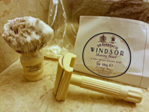 DR Harris - Windsor shaving soap - Sharpologist