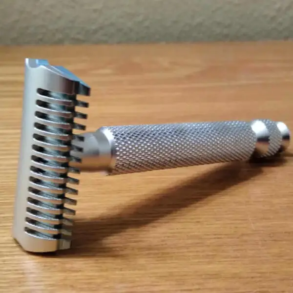 Open vs Closed Comb Razors: Differences and Benefits - Sharpologist