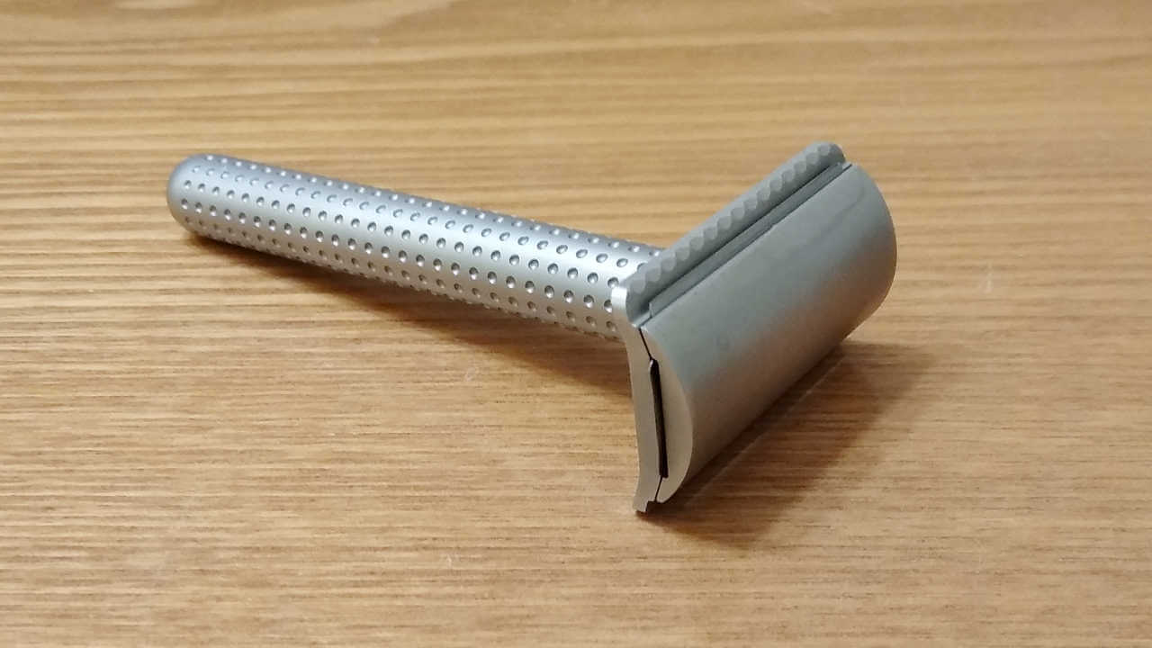 9 Best Safety Razors For Sensitive Skin (For Men) - Sharpologist
