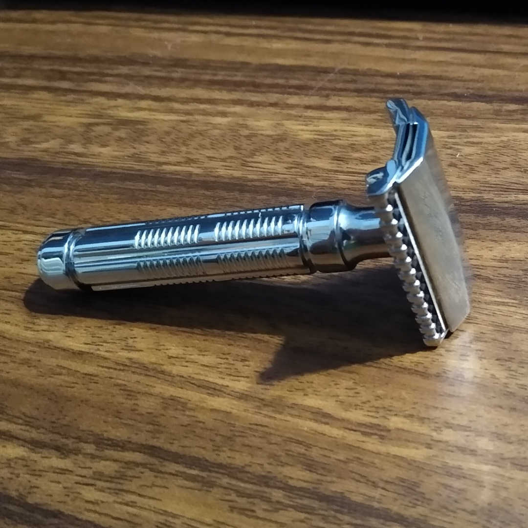 Fine Accoutrements DE5 Razor Review - Sharpologist
